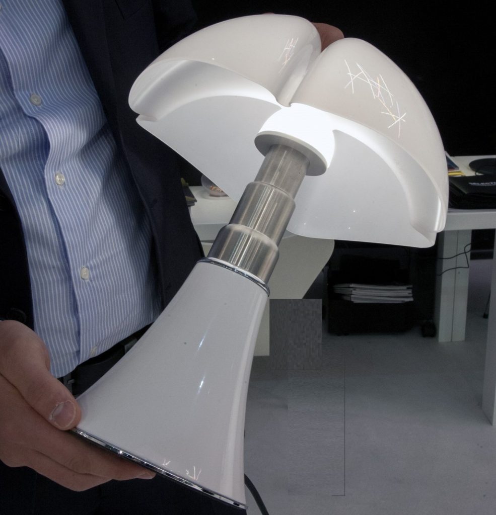 La lampe Pipistrello, véritable icône du design – Le blog de l'habitat ...